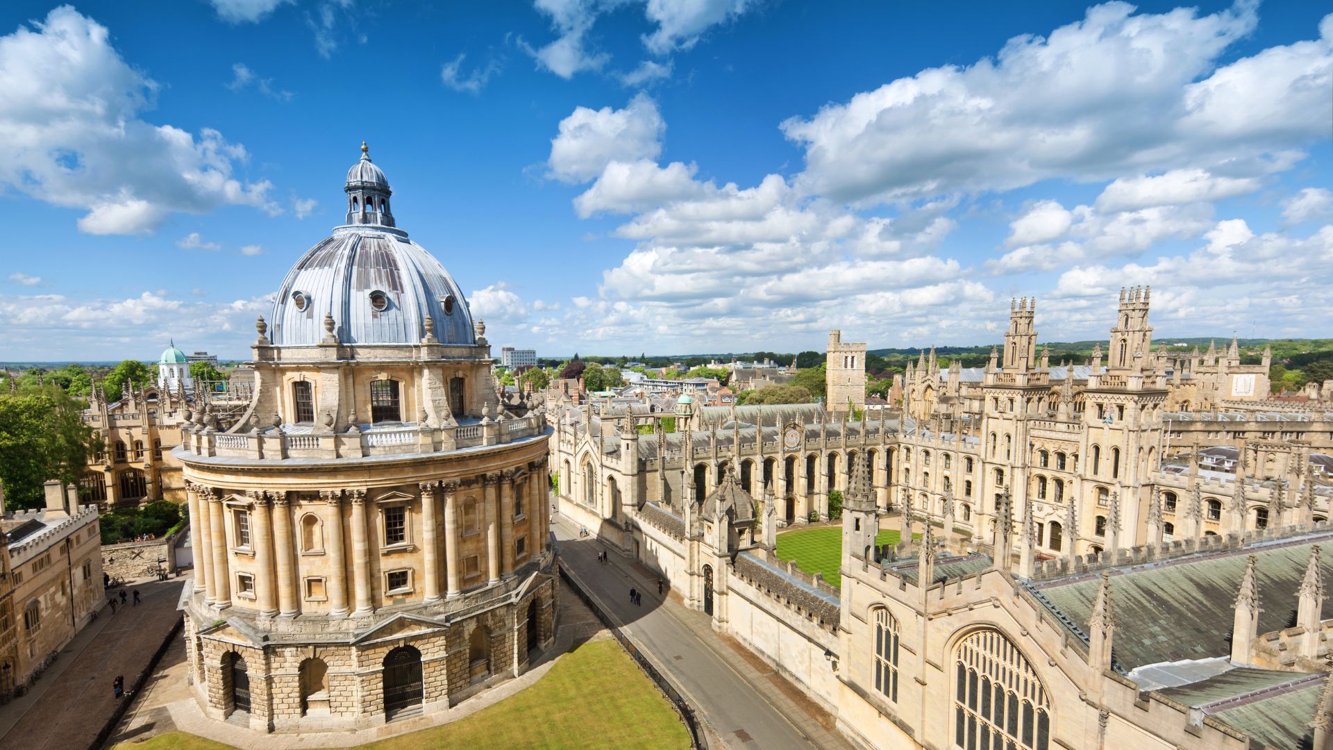 Chauffeured Charm: Oxford, Cotswolds and Bath (9 Days) - GoScottishTours